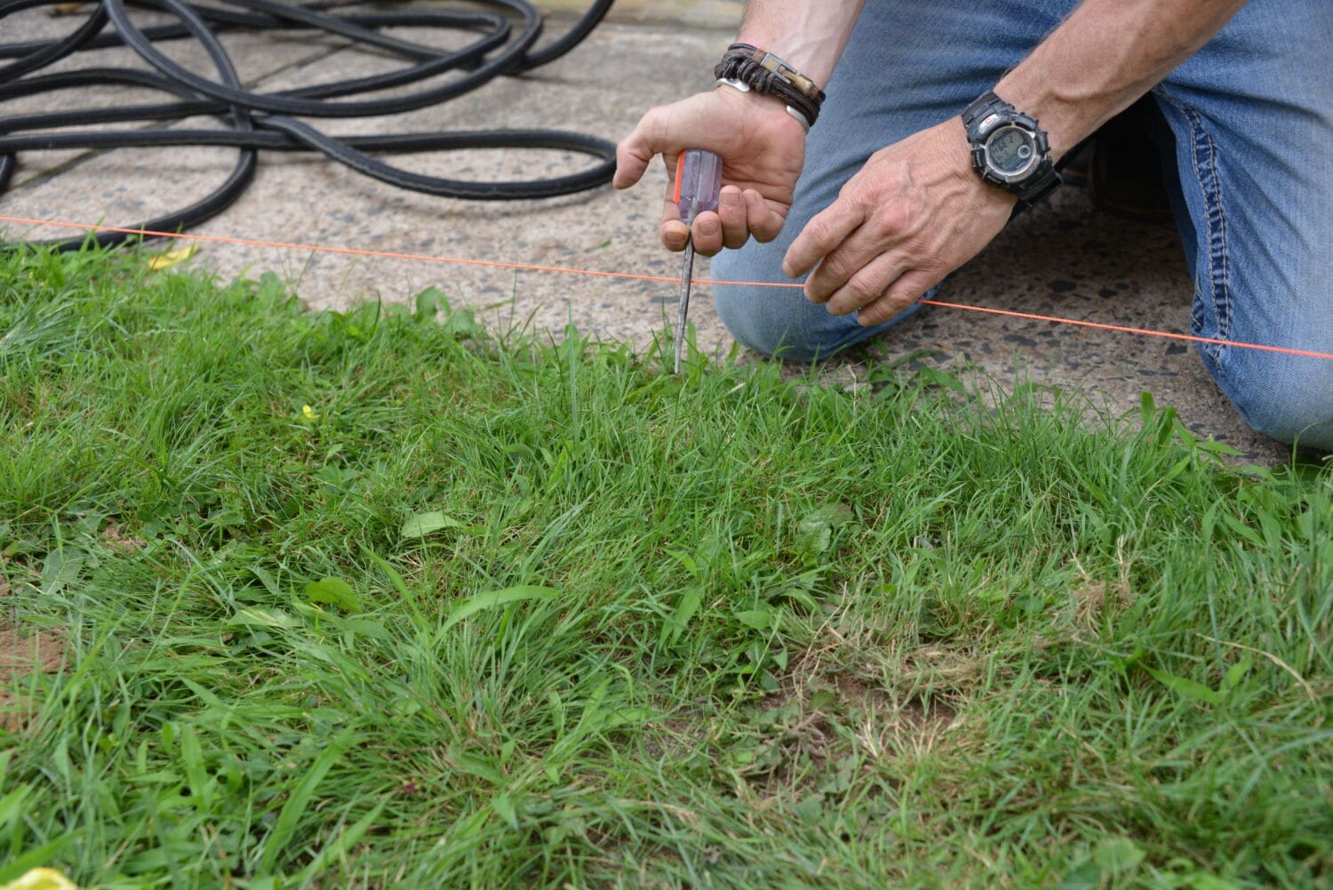 How to Line Up and Set Fence Posts Straight ‣ MyFixitUpLife