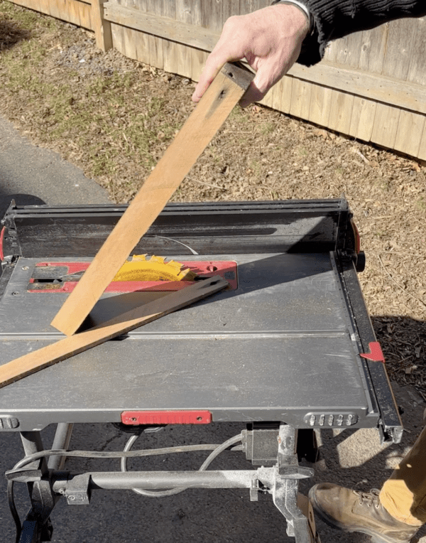 How to cut small pieces on a table saw, safely ‣ MyFixitUpLife