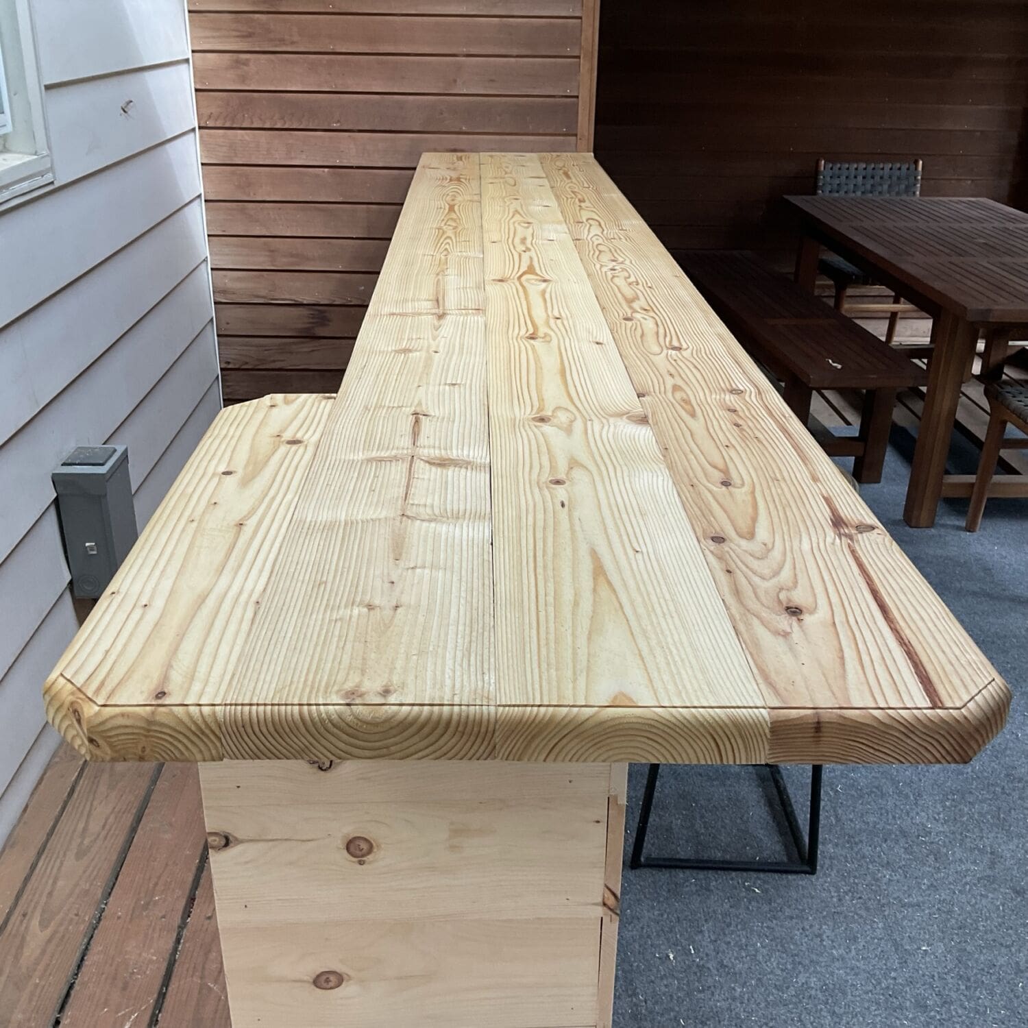 How to Build a Bar to Make Your Home More Awesome