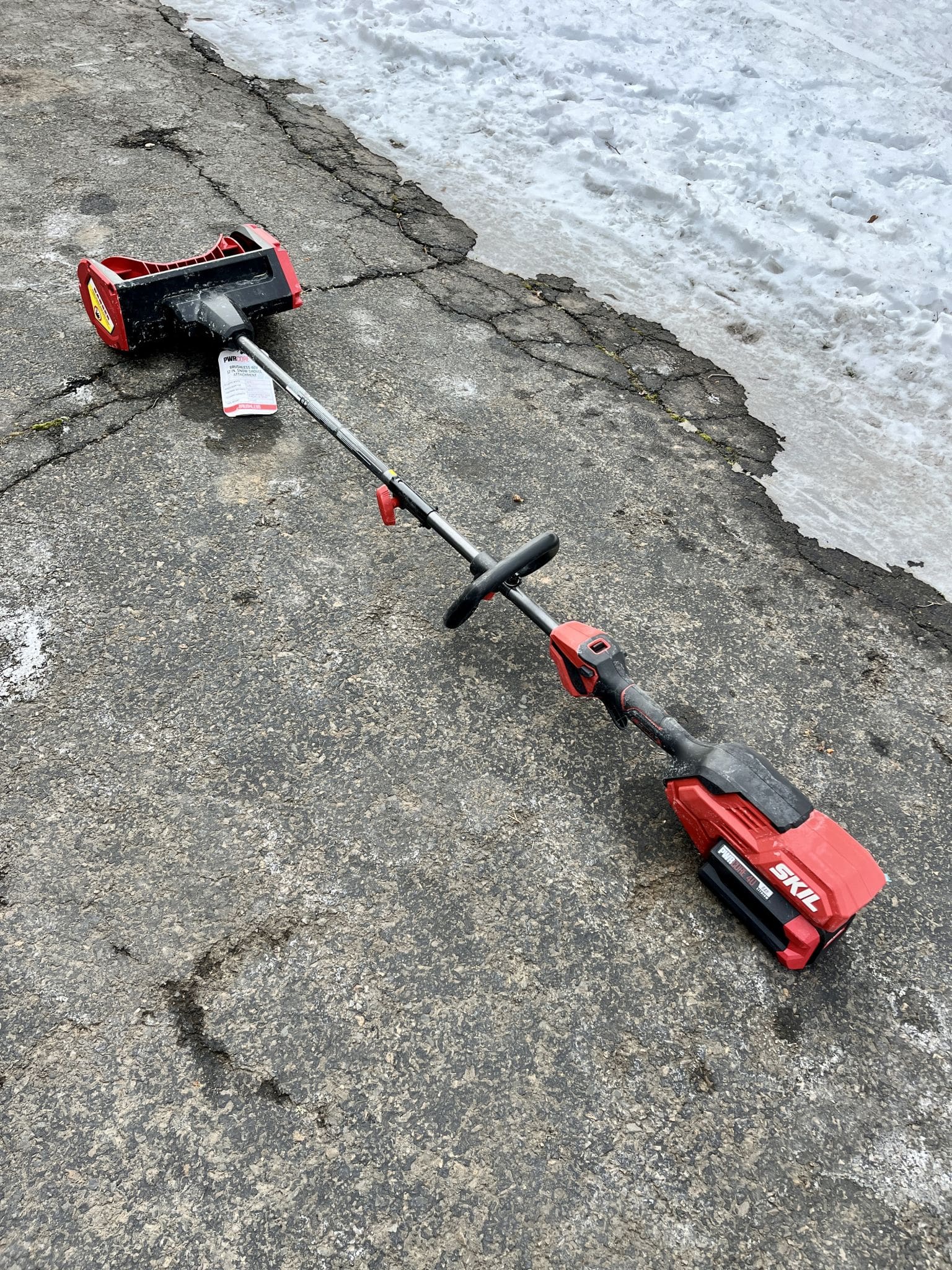4 Excellent Snow Blowers + Throwers that Clear Away the Snow